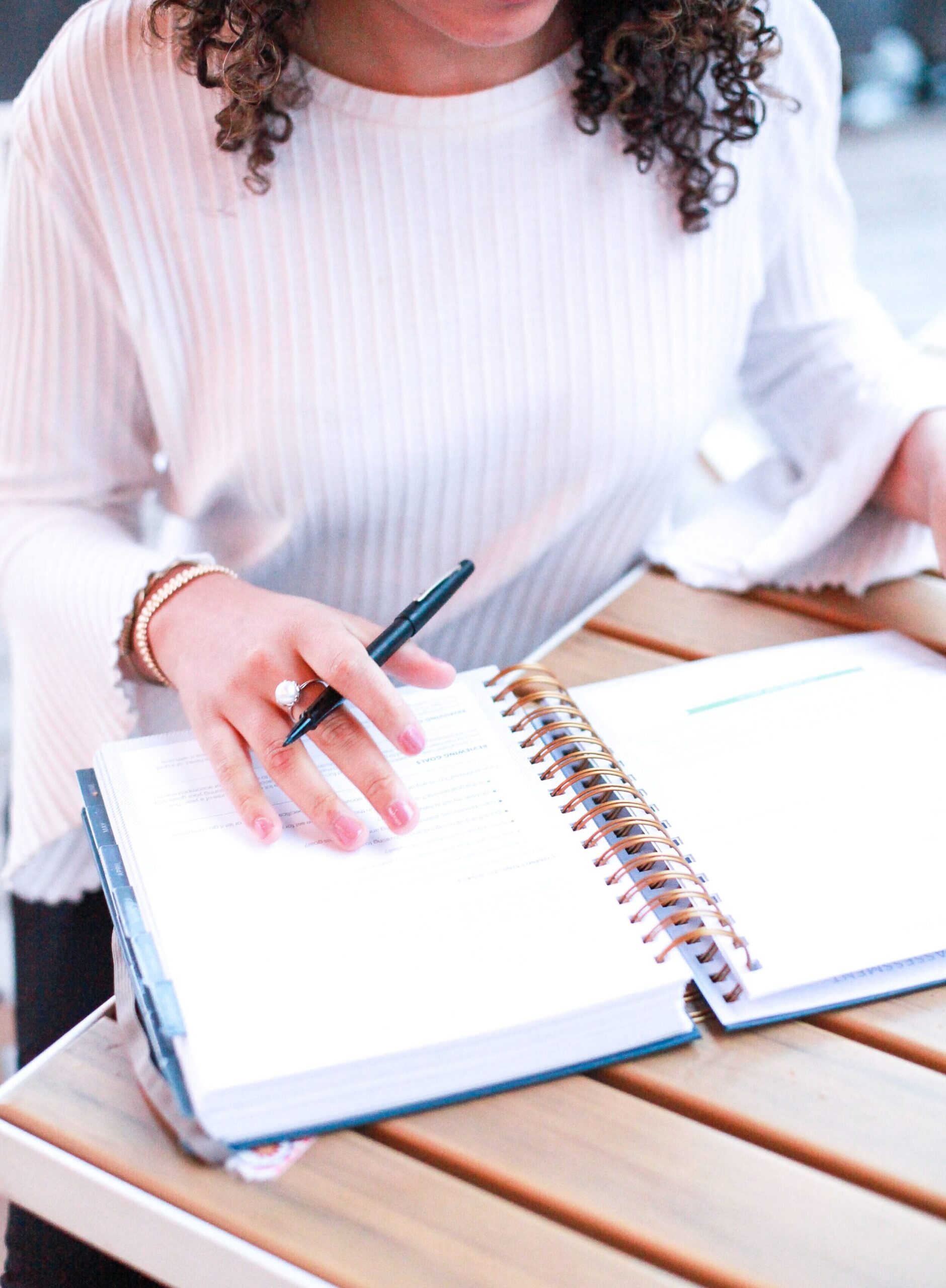 Five factors to use to choose your perfect planner - Plan With Laur